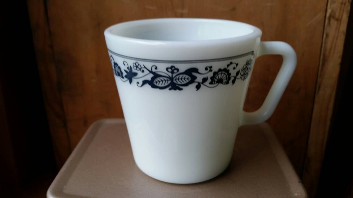 Vintage Pyrex Mugs Old Town Blue/ Old Town Blue Pyrex Mugs/ - Etsy
