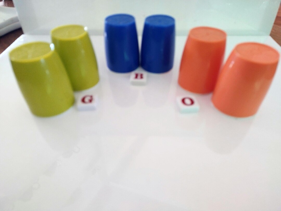 Retro 70s Salt & Pepper Shaker Set - Choose Your Colour - Approx 3 Inch ...