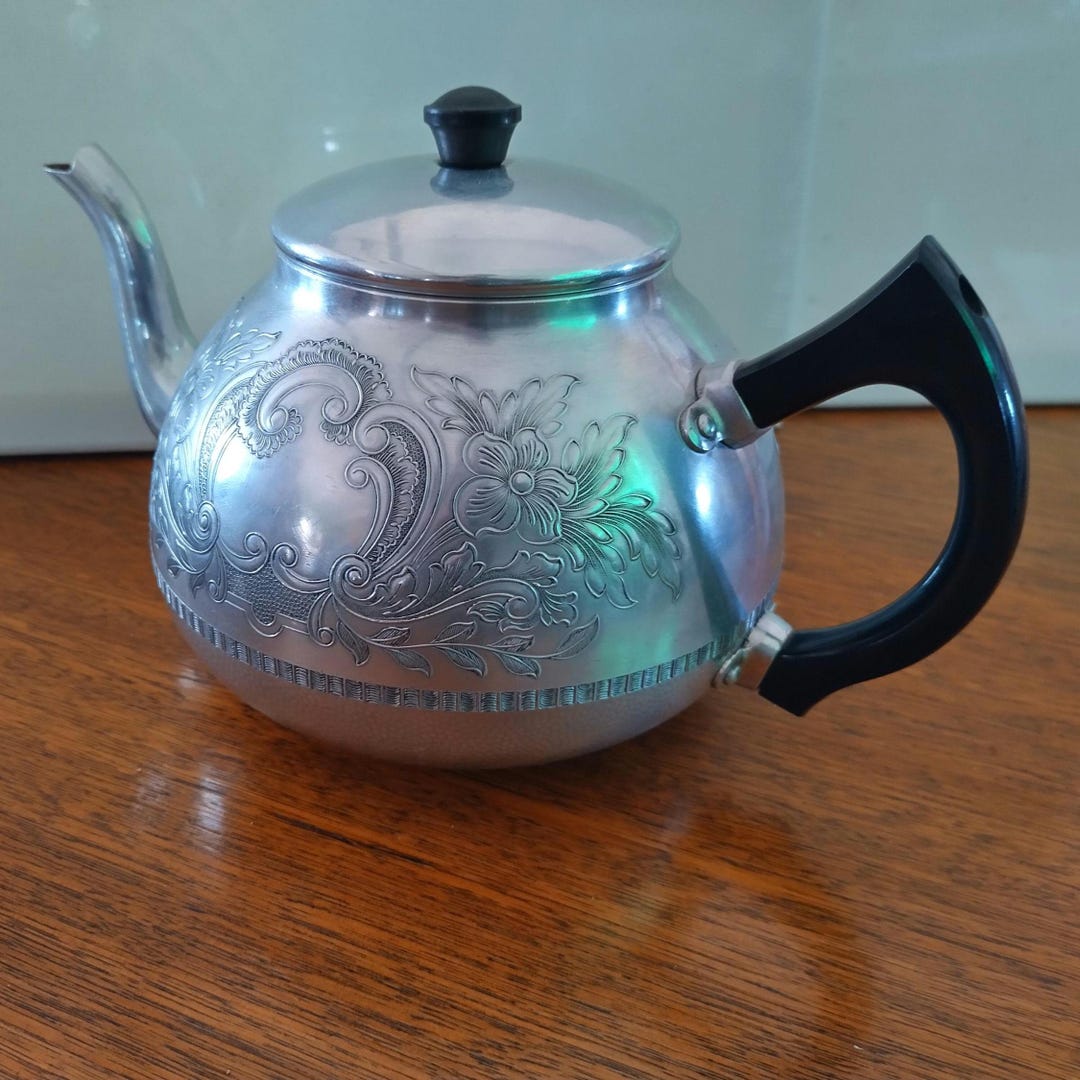 Large Antique 1920s Swan Carlton Tea Pot 8 Cup Engraved All Round ...