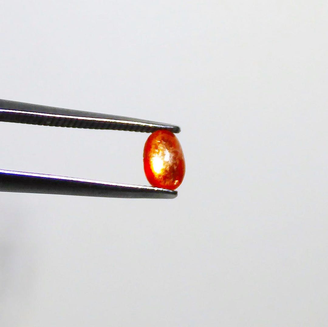 NATURAL OREGON SUNSTONE – 6.6 X 4.3-mm Oval – Copper-gold Color ...