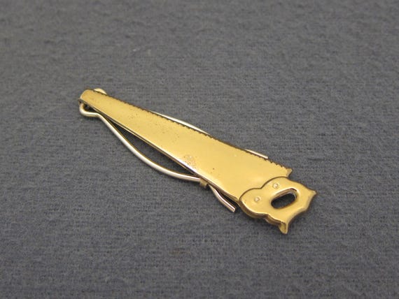 RARE 1940's vintage hair clip, 2.1" gold-tone stamped… - Gem