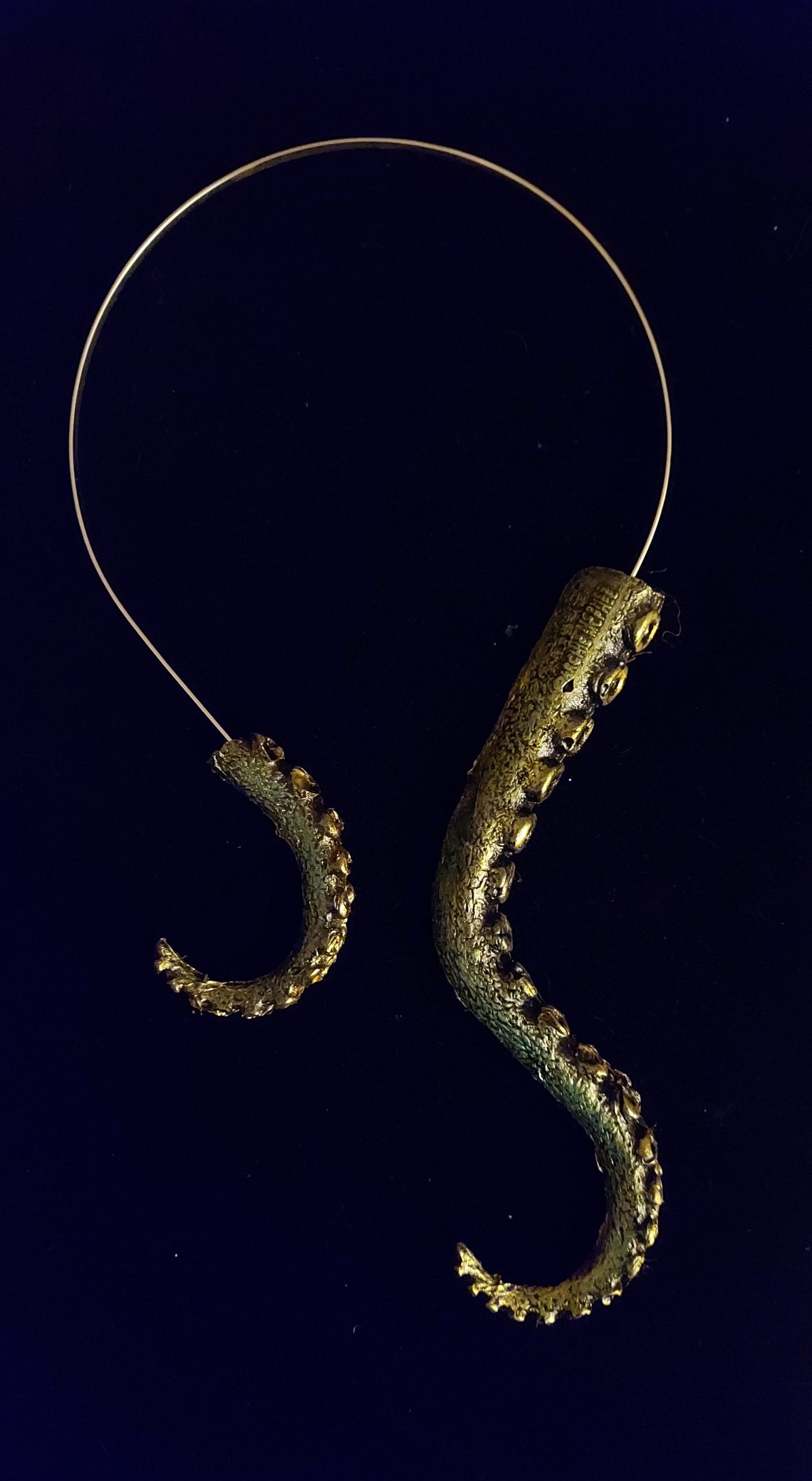 Captivating Double Tentacle "invisible Necklace". Become Enveloped in ...