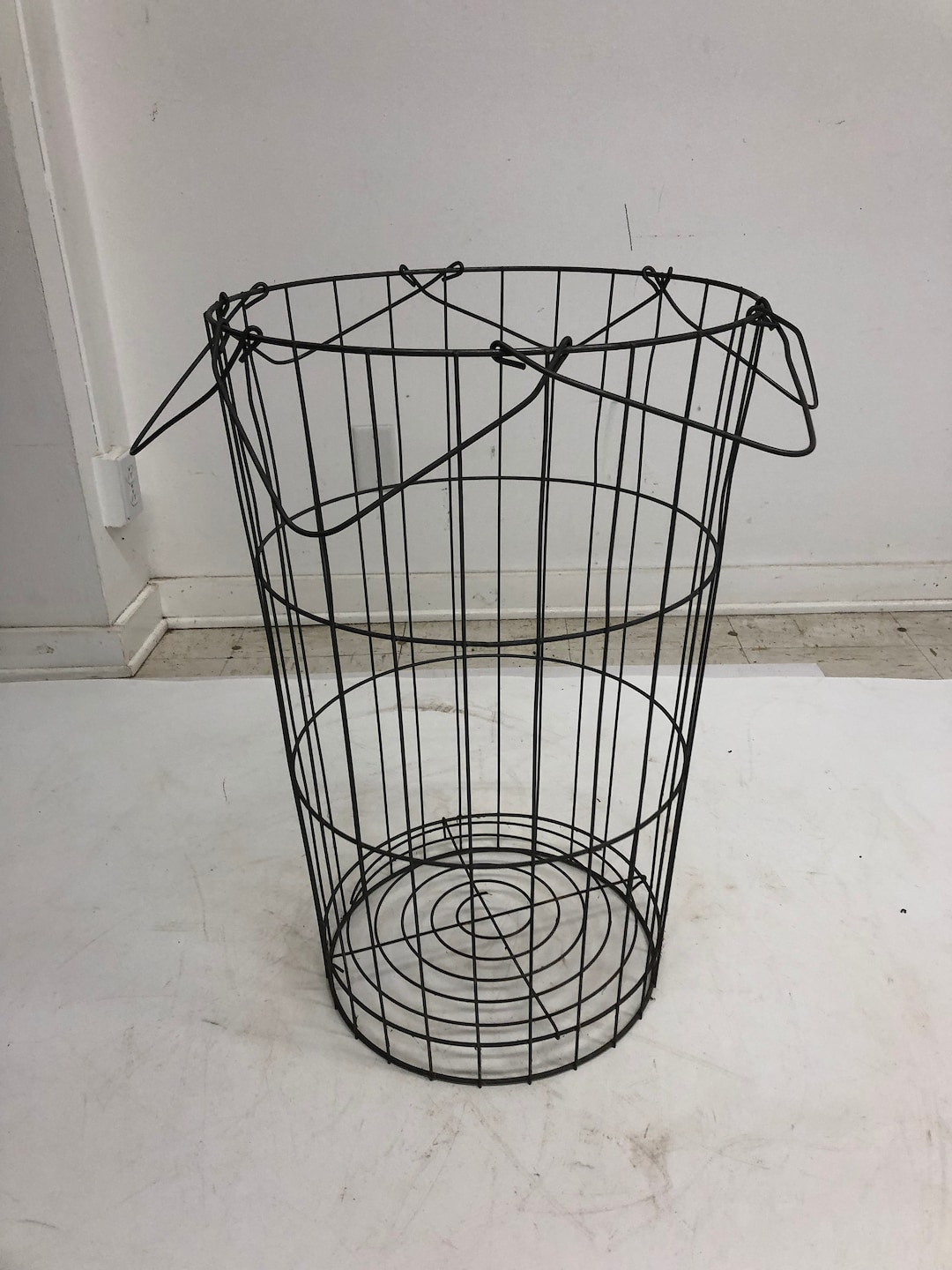 Vintage Wire Laundry Basket Metal Collapsible Hamper Country Industrial ...