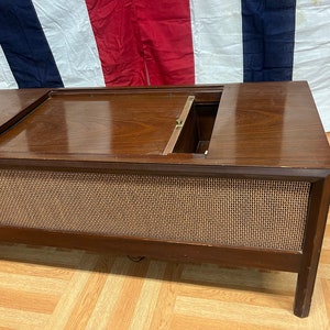 Vintage Mid Century Modern RECORD CONSOLE Coffee Table Credenza Radio ...