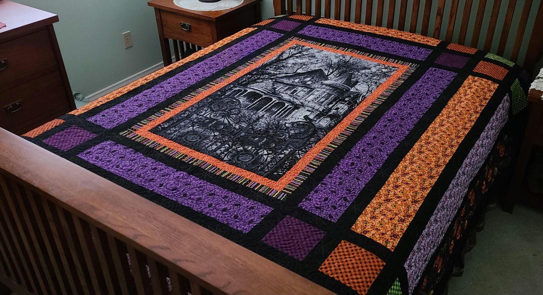 New Homemade Queen Size Haunted House Panel Halloween Quilt - Etsy