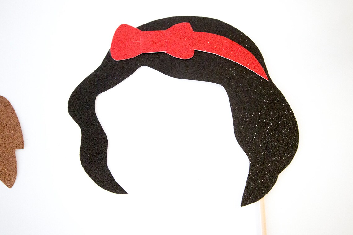 Snow White Photo Booth Prop SVG File, Silhouette Cut File, Cricut Cut ...
