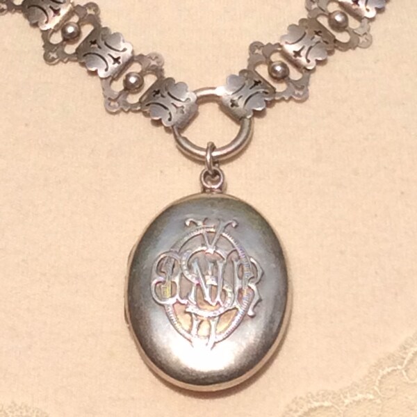 Victorian Locket - Etsy