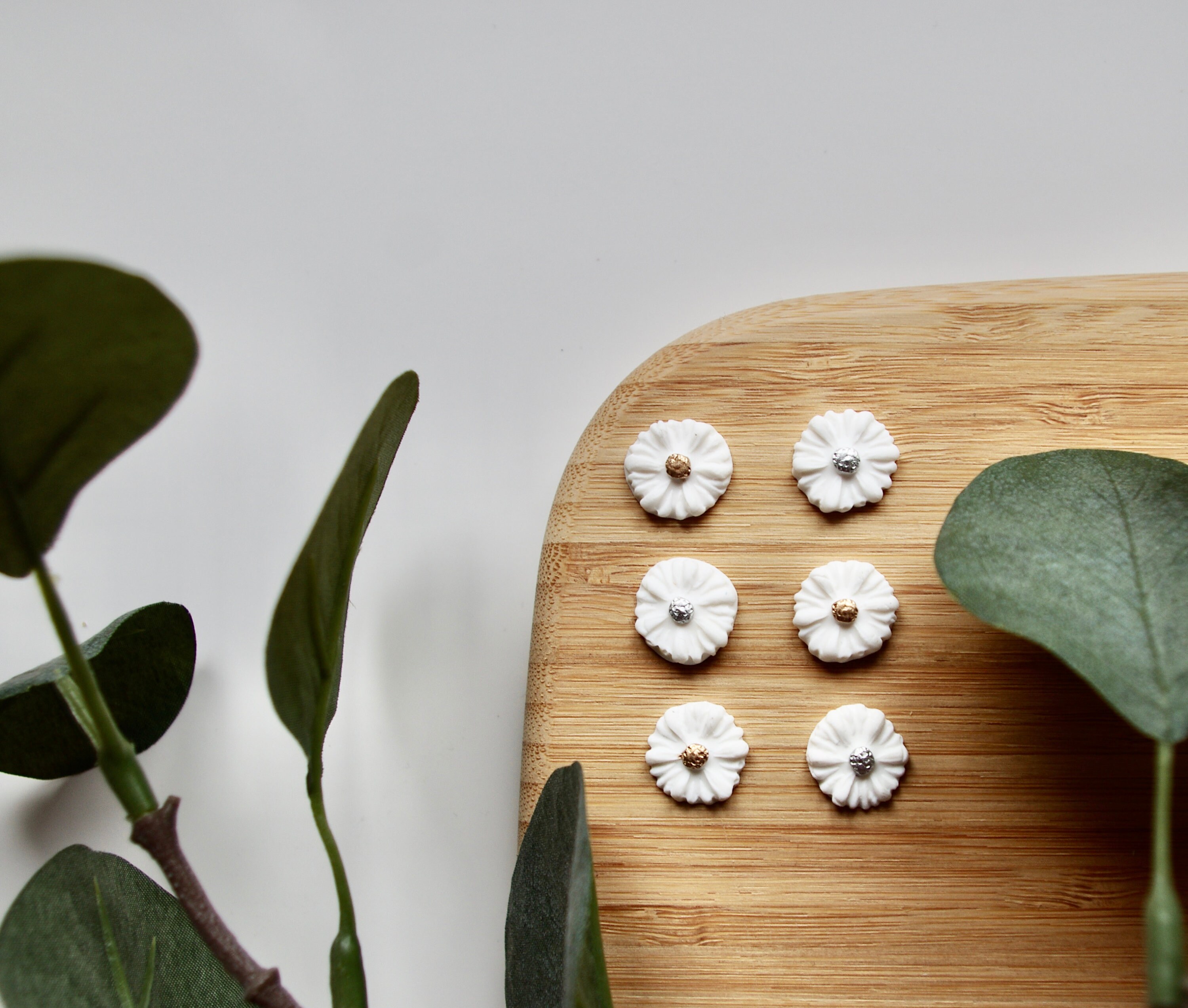 Mini Metallic Daisy Magnets Daisy Magnet Set - Etsy