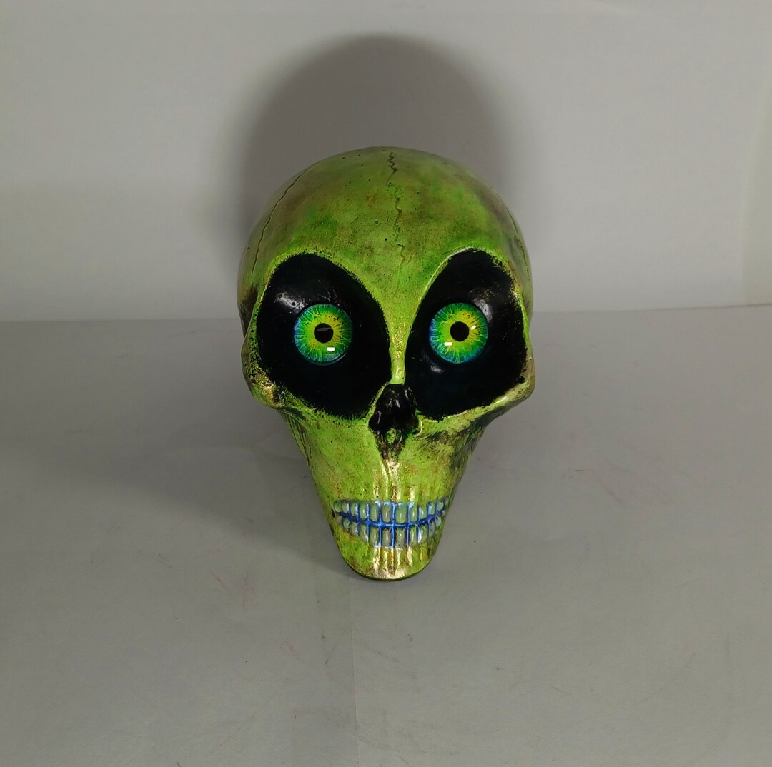 Alien Skull Alien Skull With Eyes Alien Skull Replica - Etsy