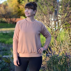 Sweatshirt Sewing Pattern: Women's Raglan Sweater, Beginner Project ...