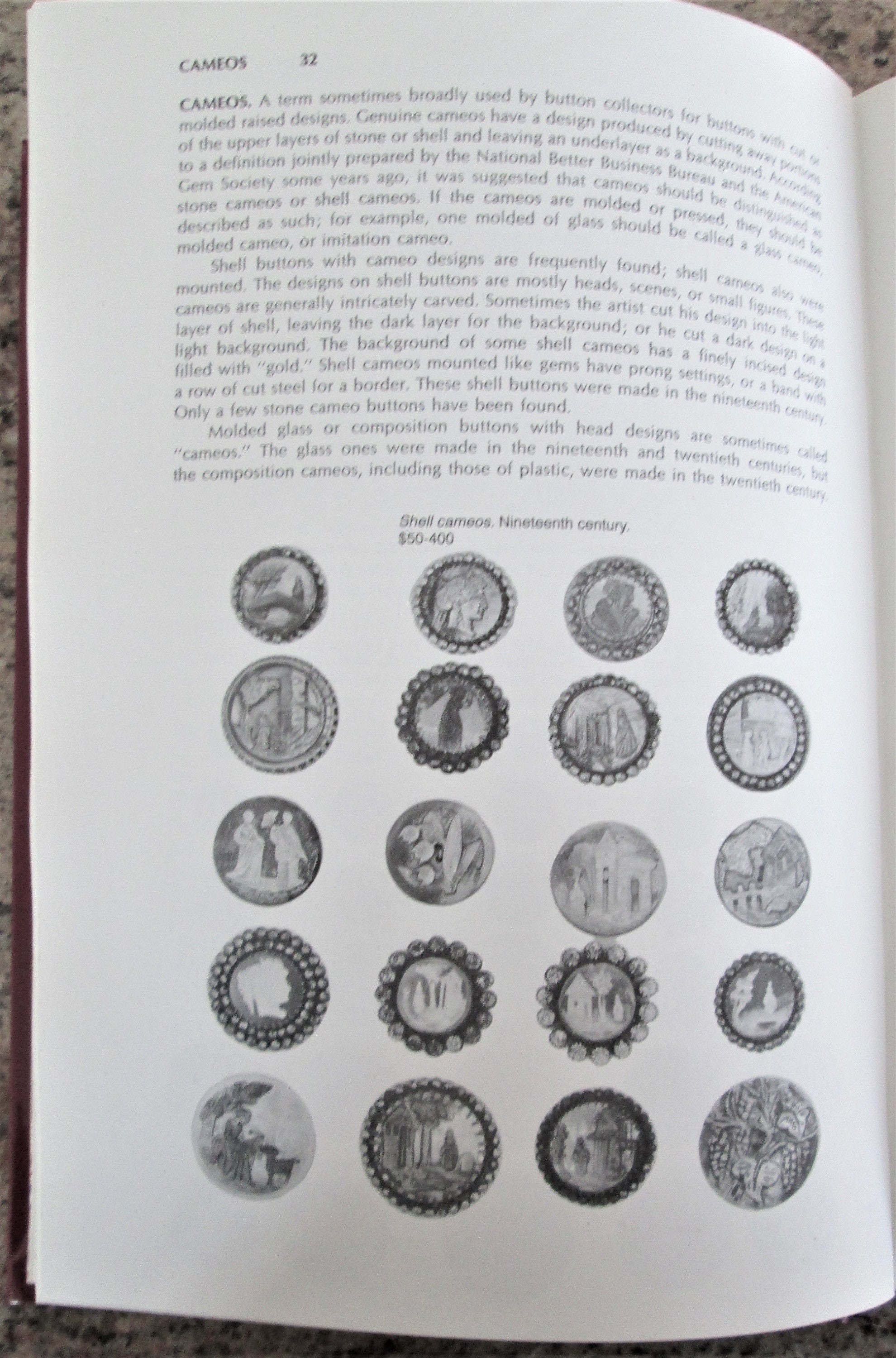 The Collector's Encyclopedia of Buttons S. Luscomb - Etsy