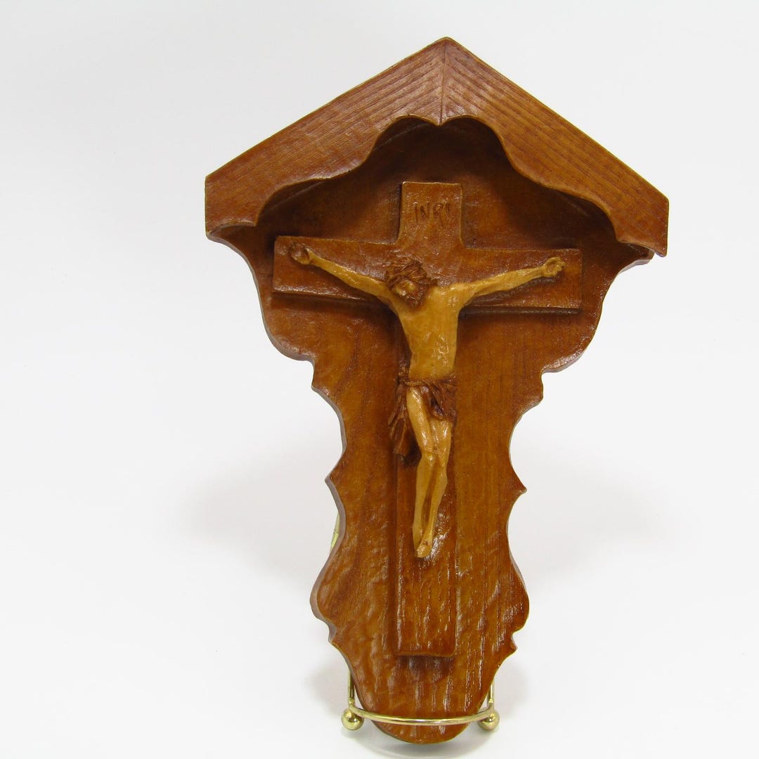 Vintage Crucifix in Chapel Cross Wall Hanging 11X7 Jesus Christ - Etsy