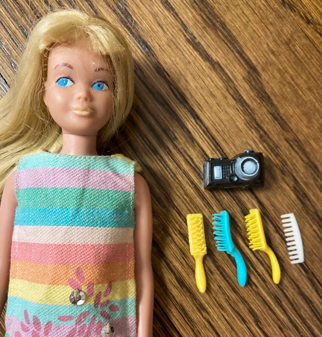 Vintage Skipper Barbie Camera, Brushes and Comb, 1960s Vintage Barbie ...