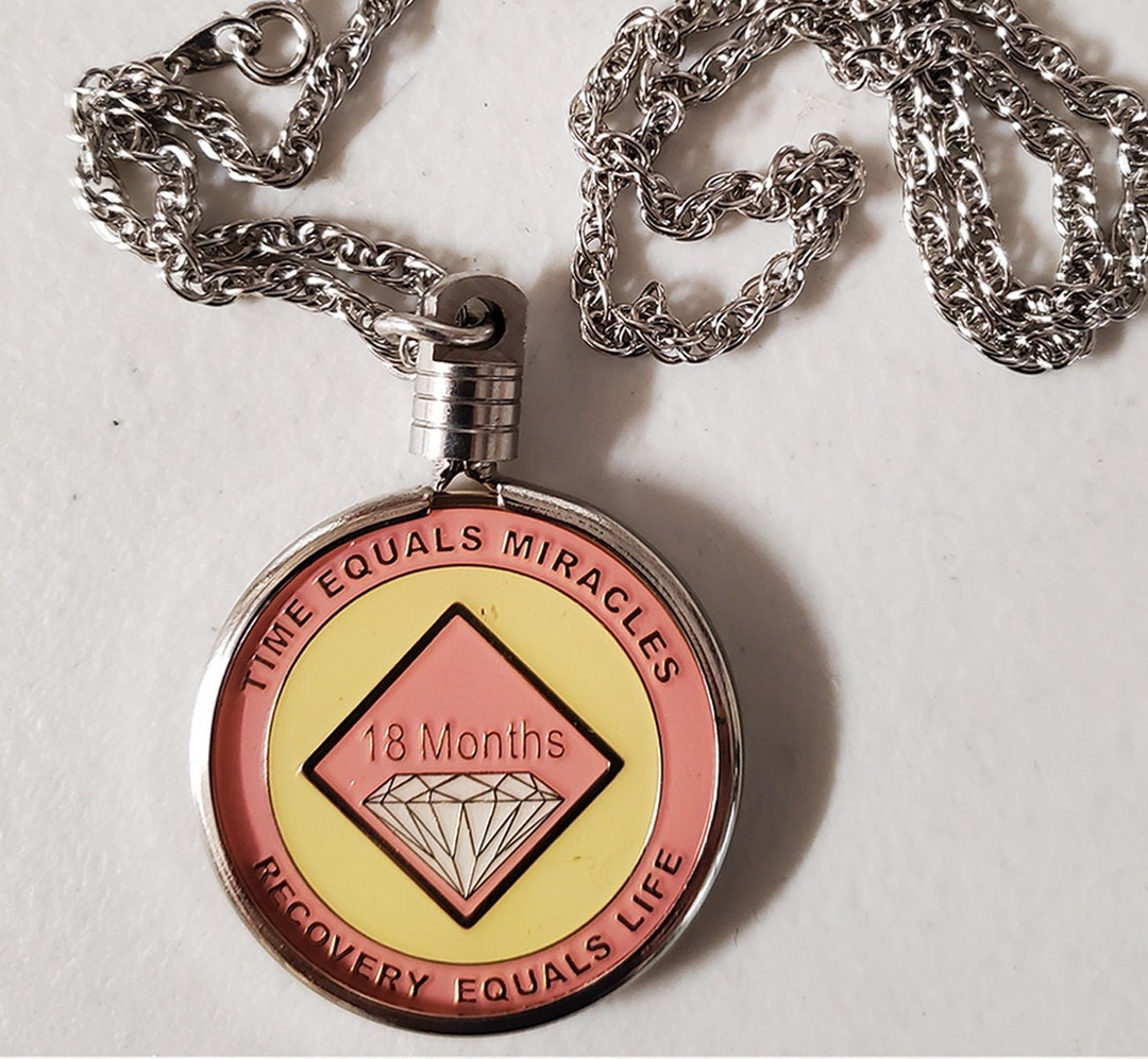 NA Beveled Necklace Medallion Holder Necklace Narcotics Anonymous AA ...