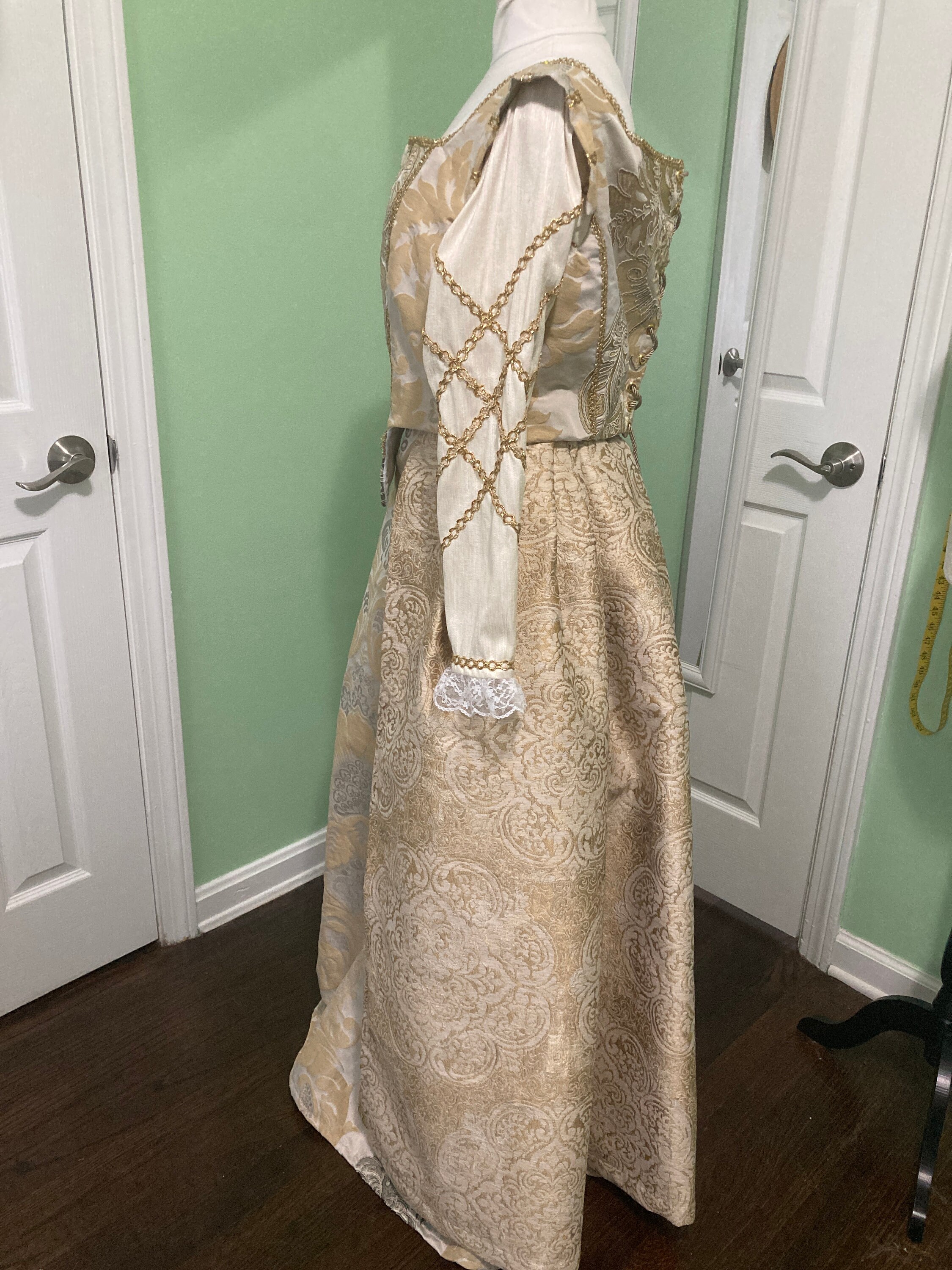 Plus Size Elizabethan Dress - Etsy