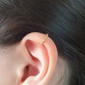 Golden Twisted Metal Seamless Clicker Hoop Ring, Classic Rope Hoop ...