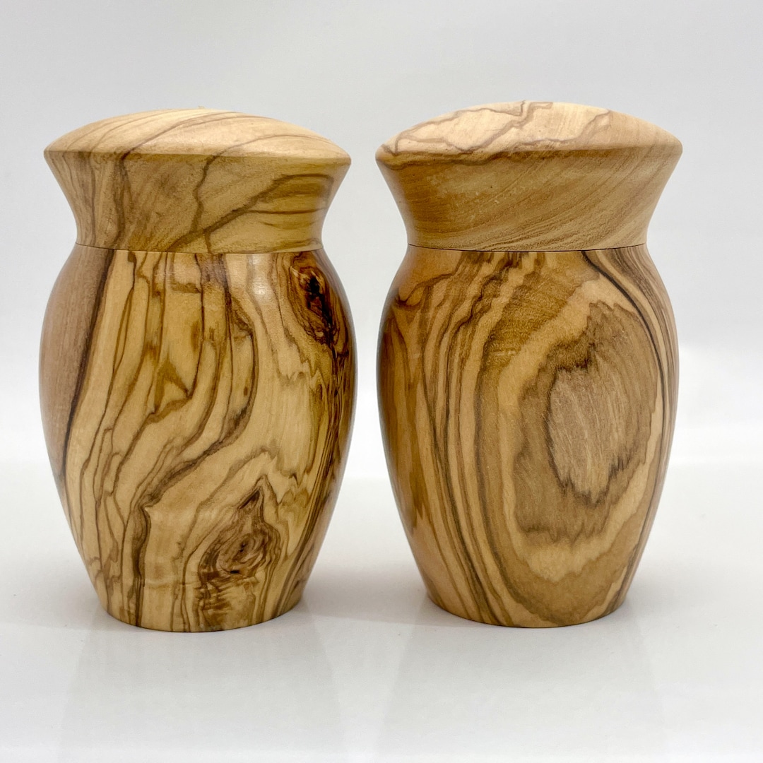 Handmade Olive Wood Salt and Pepper Shakers Set of 2 Salt and Pepper ...