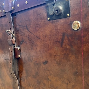 Antique Luxury Bespoke Leather Travel Chest - Etsy