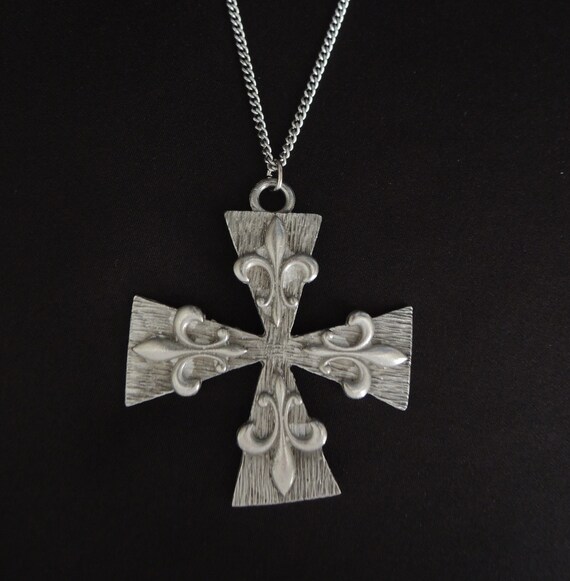 Vintage Cathedral Pewter Maltese Cross Pendant Neckla… - Gem