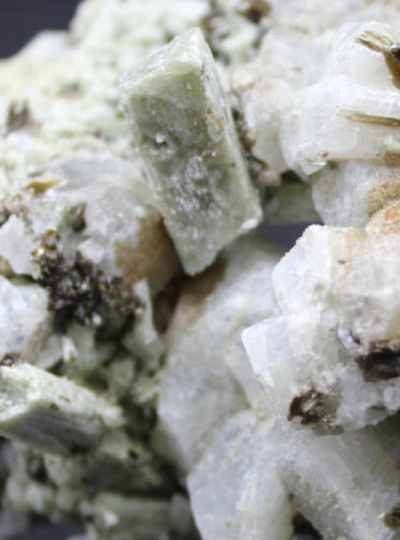 Peristerite Var. Albite and Dioptase Crystal Mineral Specimen | Etsy