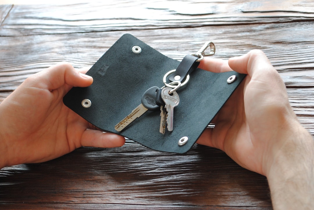 Handmade Leather Keychain. Personalized Leather Key Holder. Leather Key ...