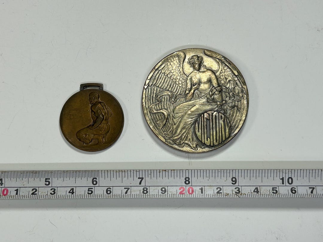 Japanese Vintage Medals 2x in Box - Etsy