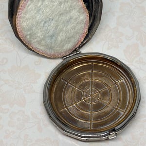 Yardley London Vintage Silver Tone Powder Compact With Mirror; Yardley ...