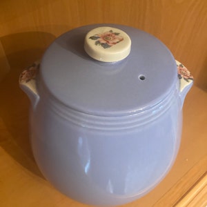 HALL Rose Parade Bean Pot With Lid, Hall's Superior Quality Kitchenware ...