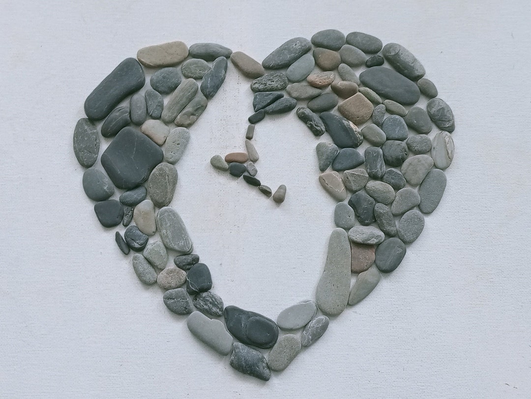 98 Elongated Flat Sea Pebbles for Pebble Art and DIY Supplies Mineral ...