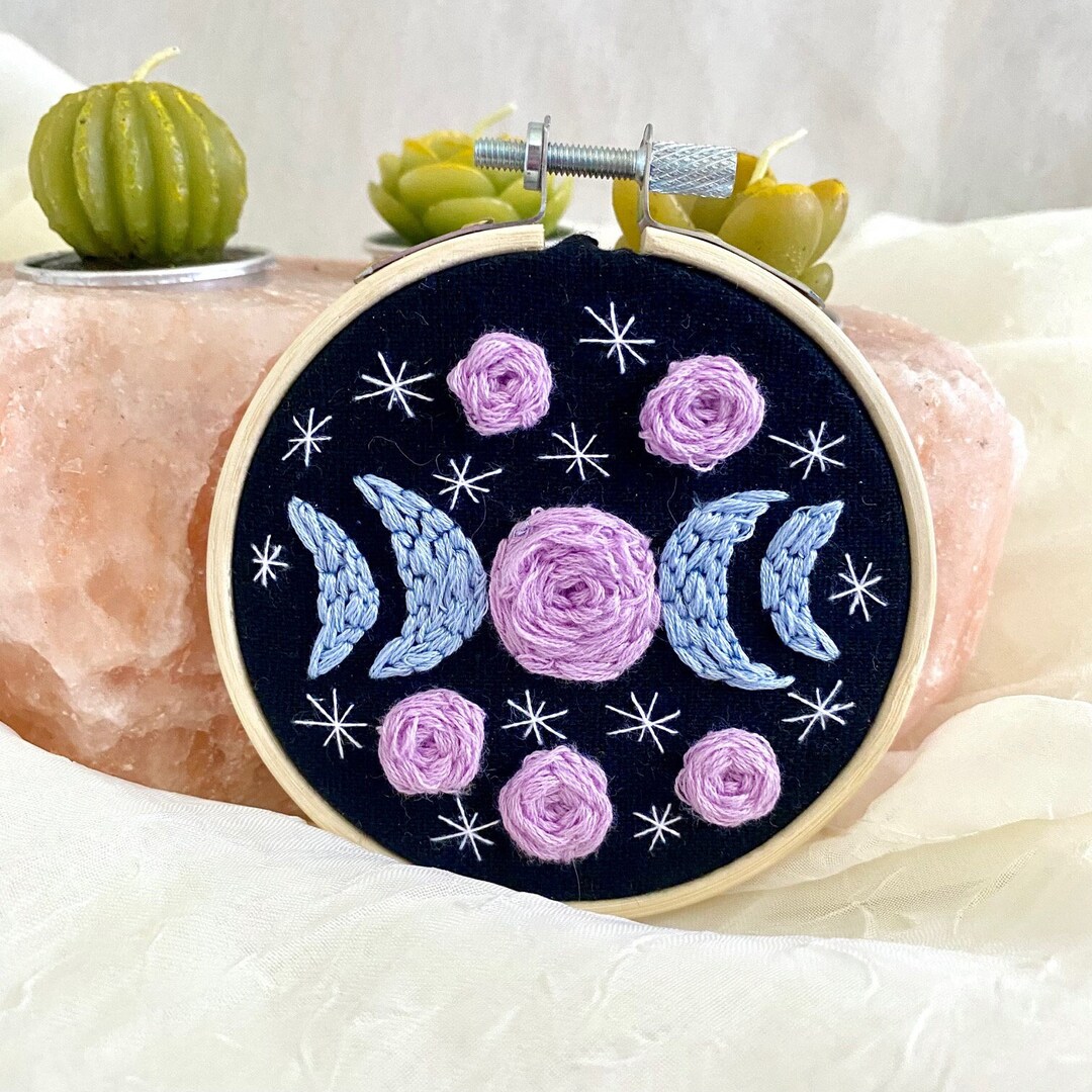 Embroidery Art: Floral Moon Phase - Etsy