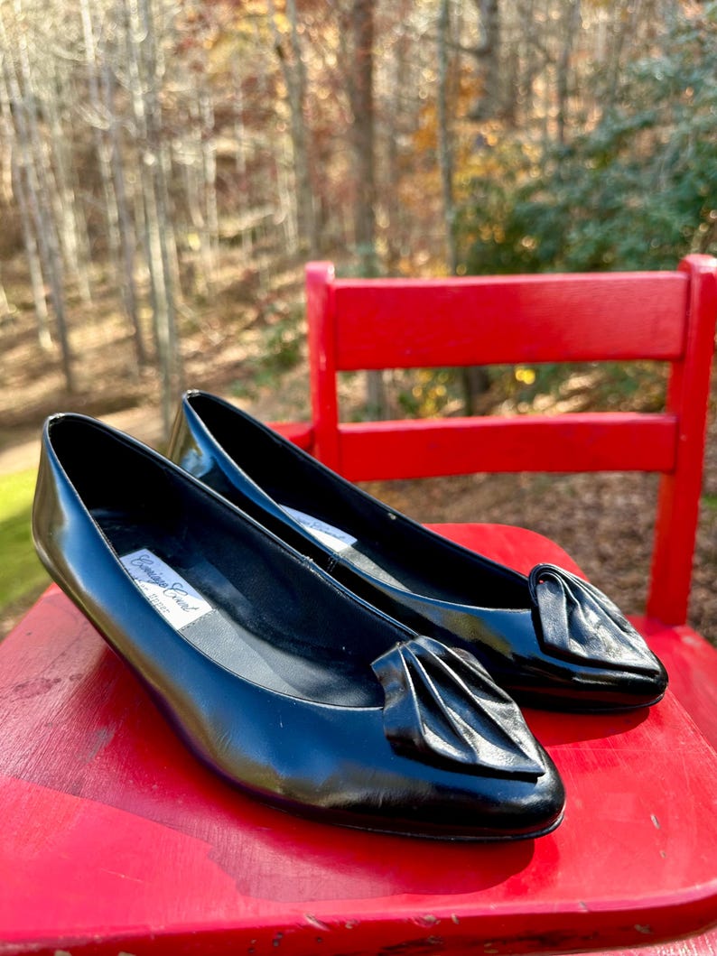 Vintage Pump Kitten Heel Patent Leather Unique Rare Carriage Court ...