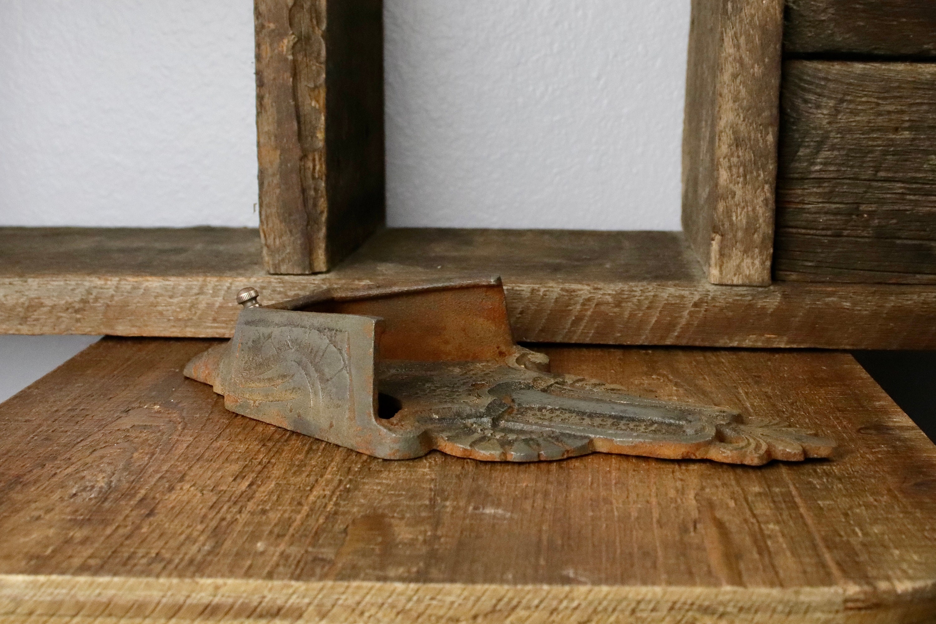 Antique Victorian Iron Fleur-de-lis Door Knocker Holder - Etsy