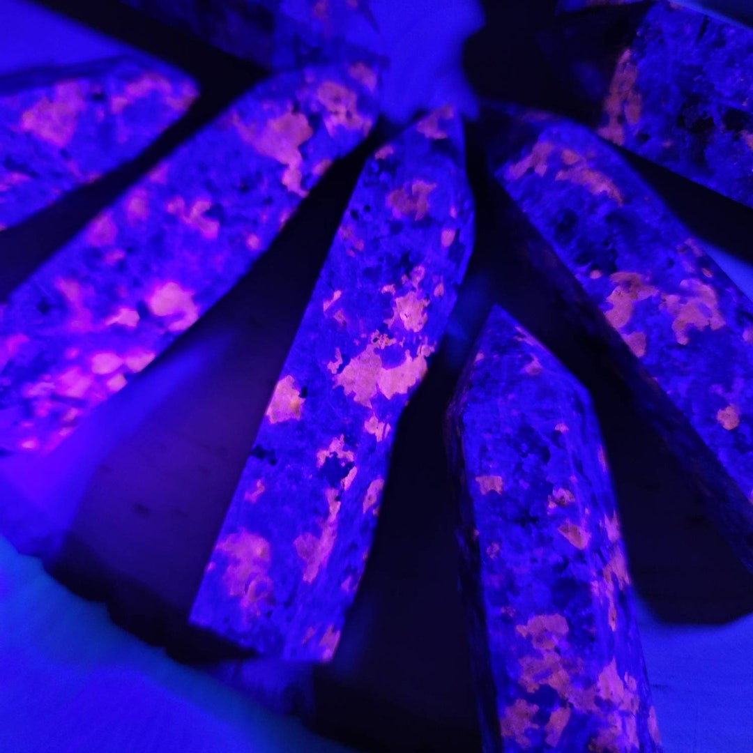Yooperlite Tower Michigan Fire Stone UV Reactive Stone of Truth ...
