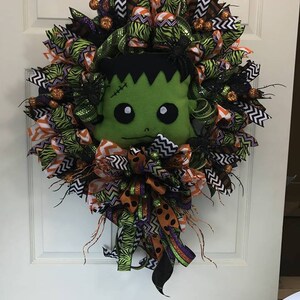 Deco Mesh Wreath Tutorial Halloween Wreath Tutorial Adding a Character ...