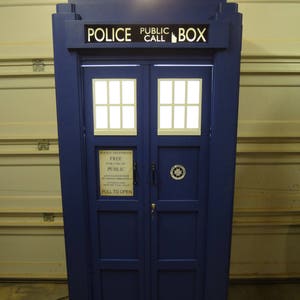 Dr. Who Tardis bookshelf 3/4th scale shelf storage cabinet | Etsy