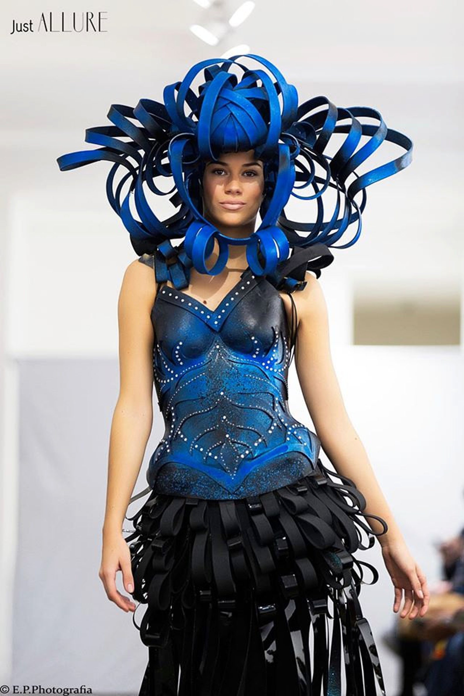 Futuristic Headdress SFX Cyborg fraise Au Loup Studio | Etsy