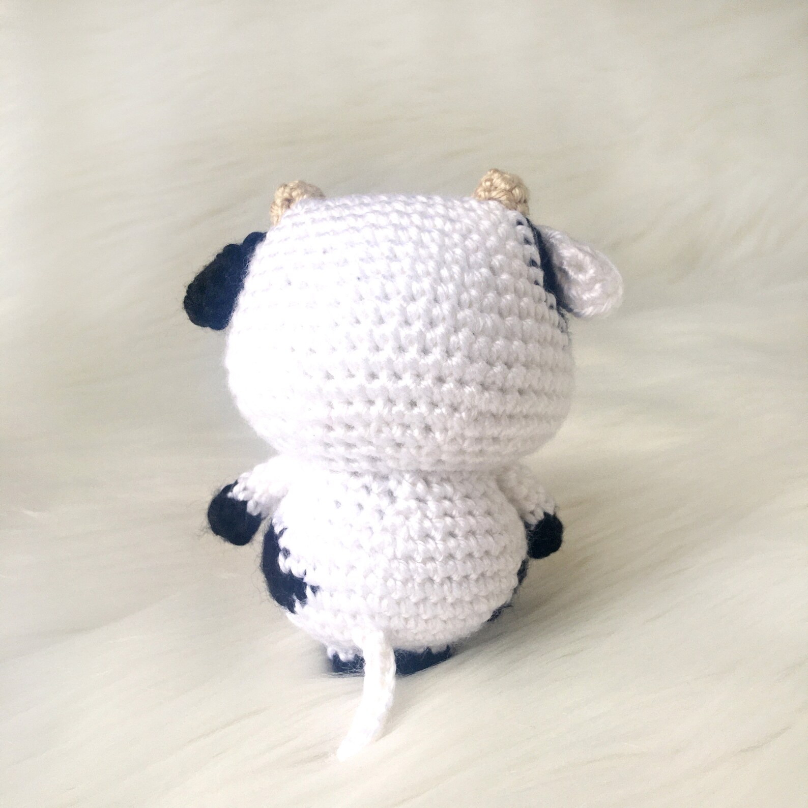 CROCHET PATTERN (PDF): Cassie the Cow Amigurumi / Plushie / Bagcharm - Etsy