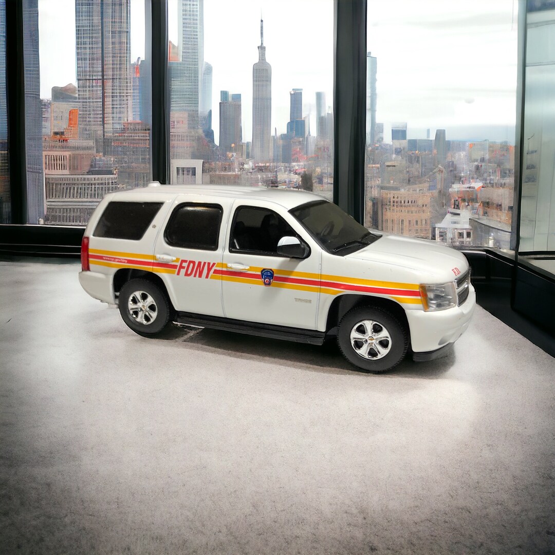 Chevrolet Tahoe FDNY the Official Fire Department City of New York 1:43 ...