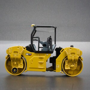 CATERPILLAR Diecast 1:64 CAT Tandem Vibratory Roller With ROPS - Etsy