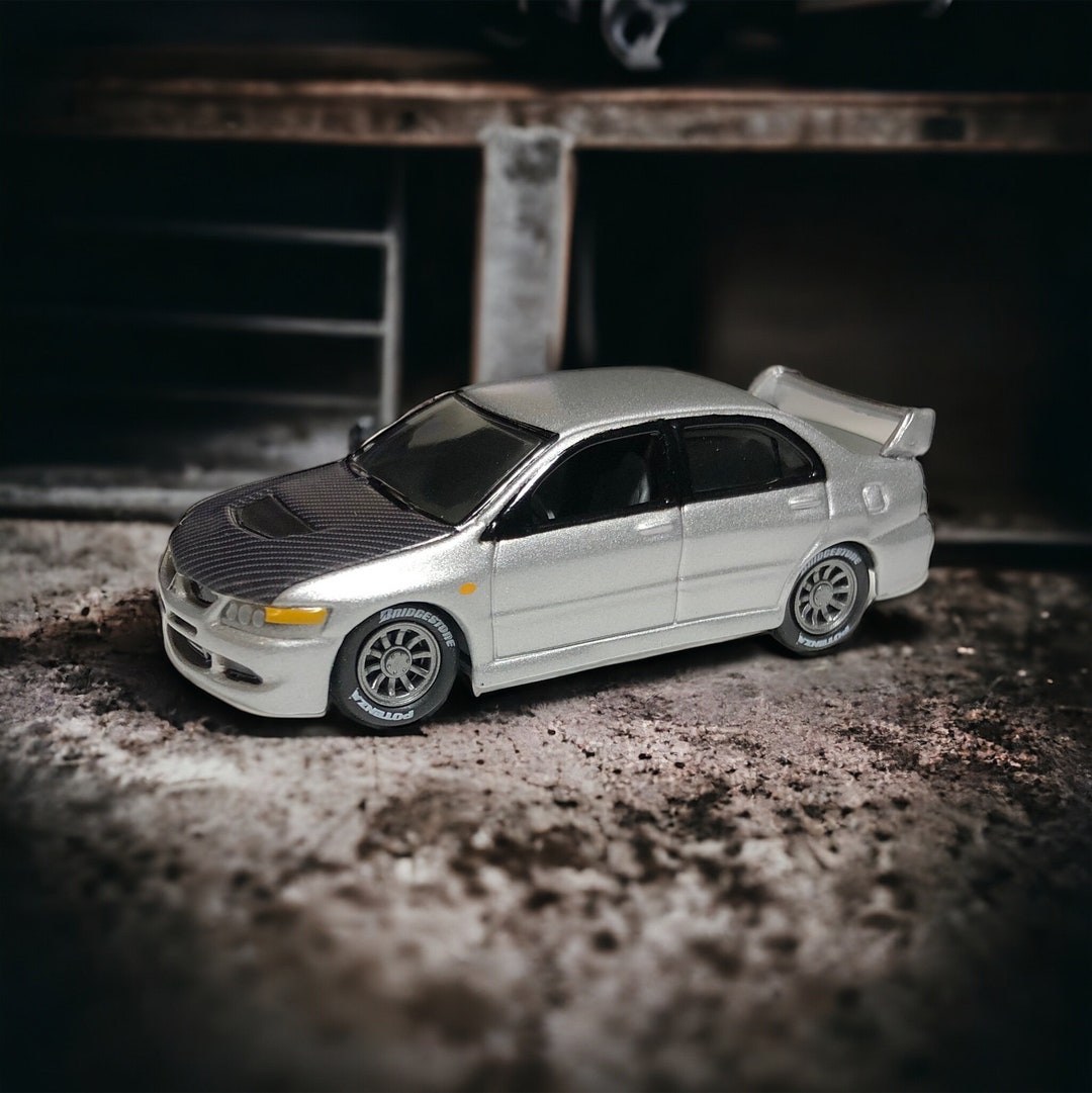 2004 Mitsubishi Lancer Evolution Silver Black Scale 1:64 Metal Car Die ...