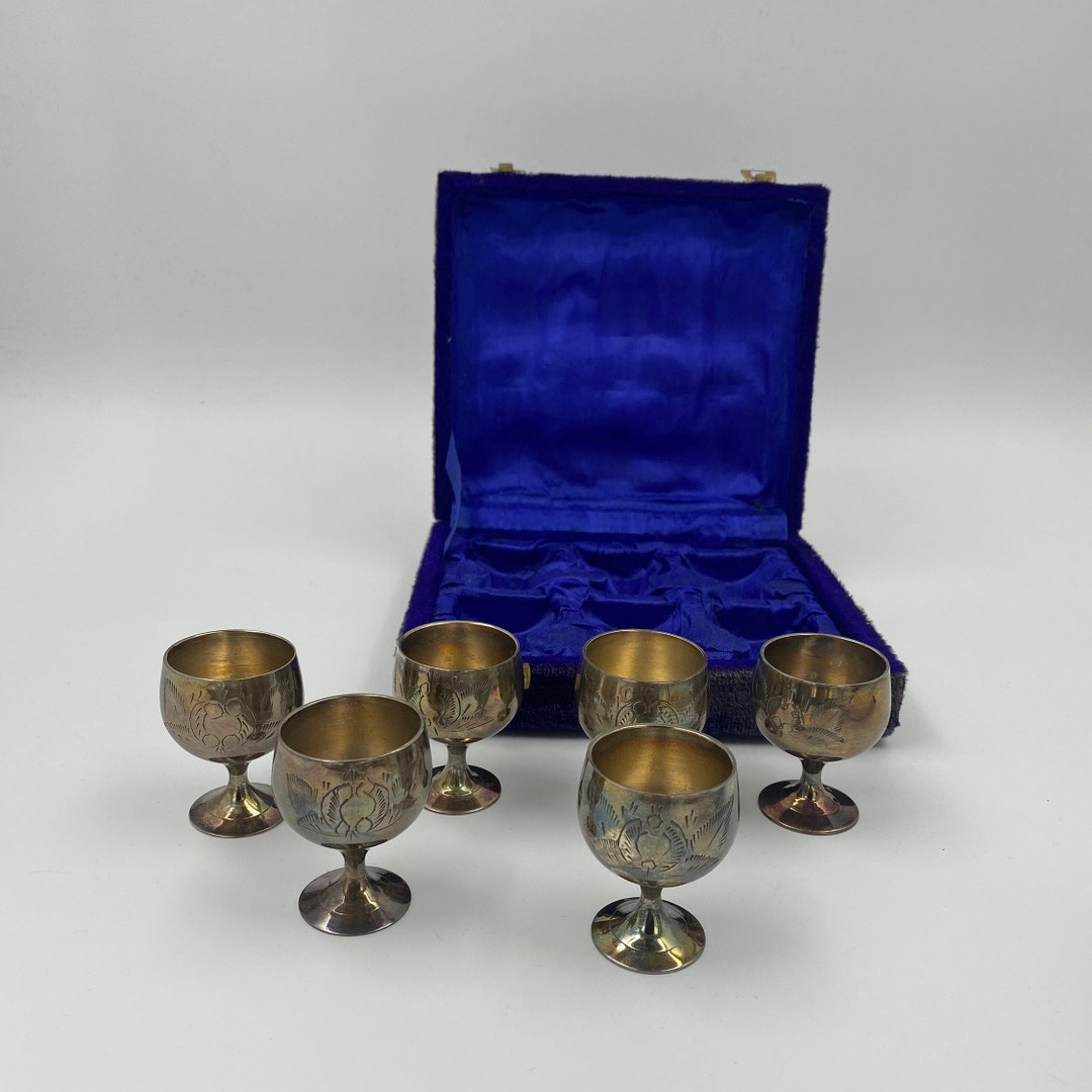 Set Of Six Shot Glasses Silver Metal Mini Goblet Shaped Shot Glasses In A Blue Velvet Case