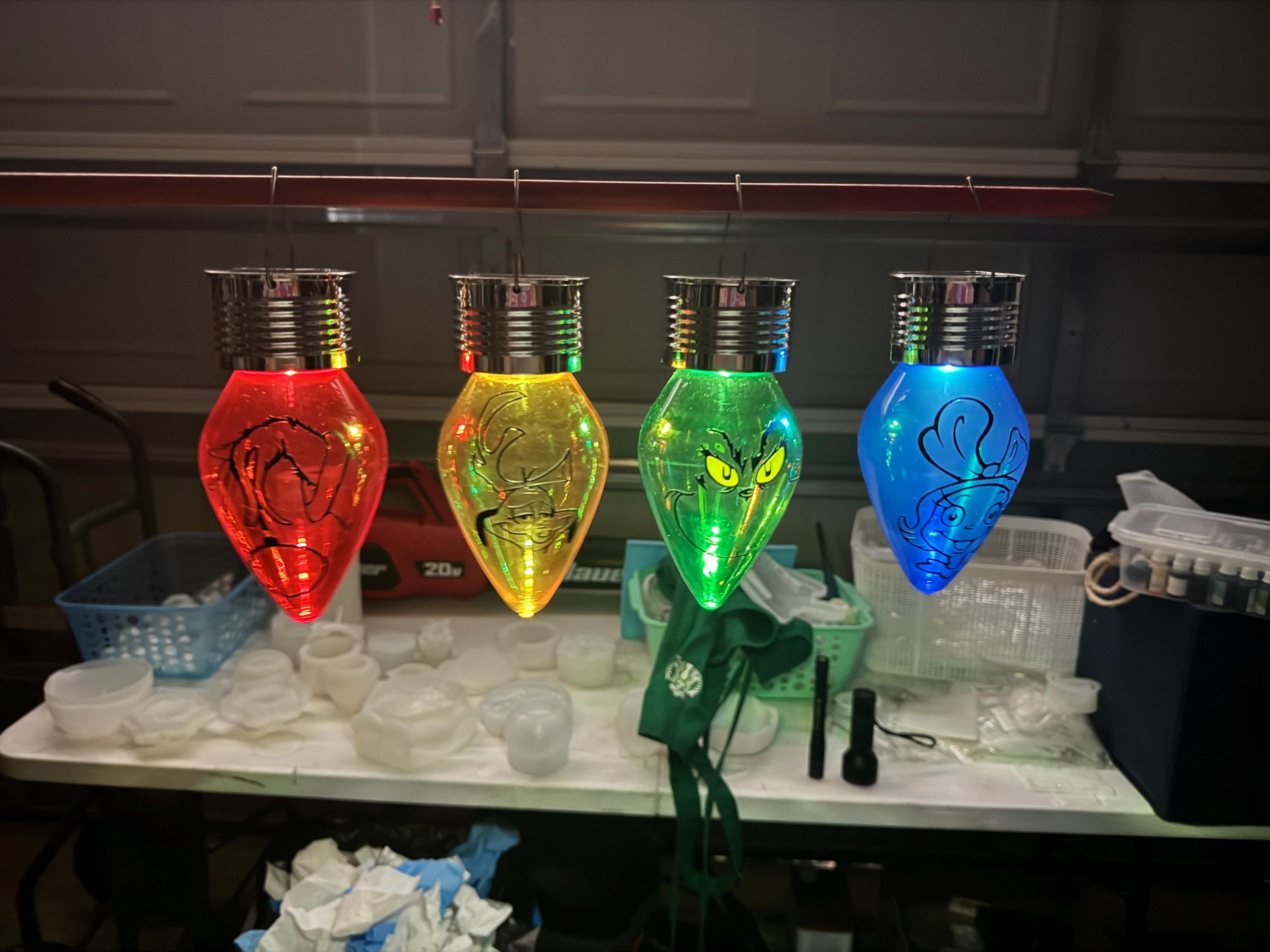 Grinch and Friends Max, Cindy Lou and Grinch Hand Solar Light Bulb ...