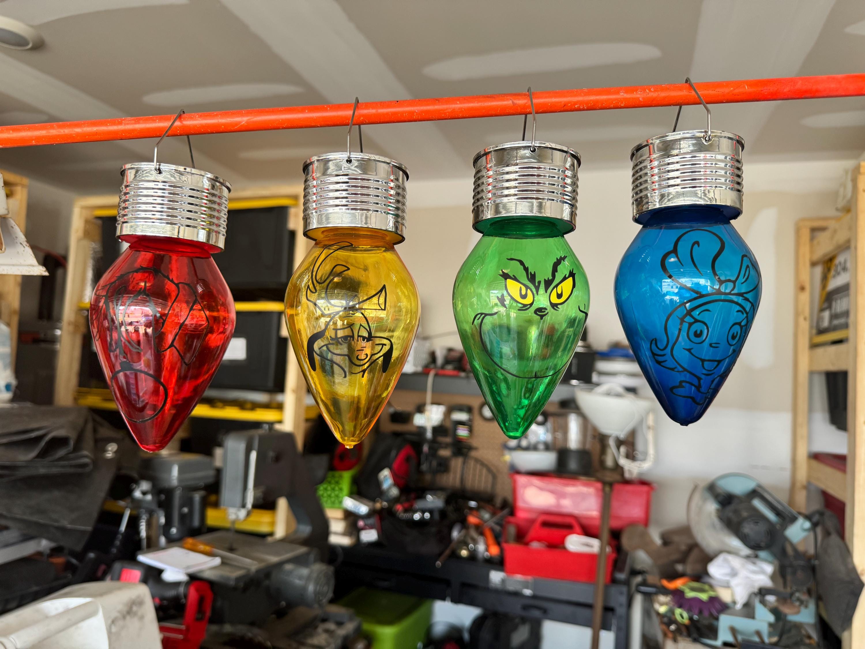 Grinch and Friends Max, Cindy Lou and Grinch Hand Solar Light Bulb ...