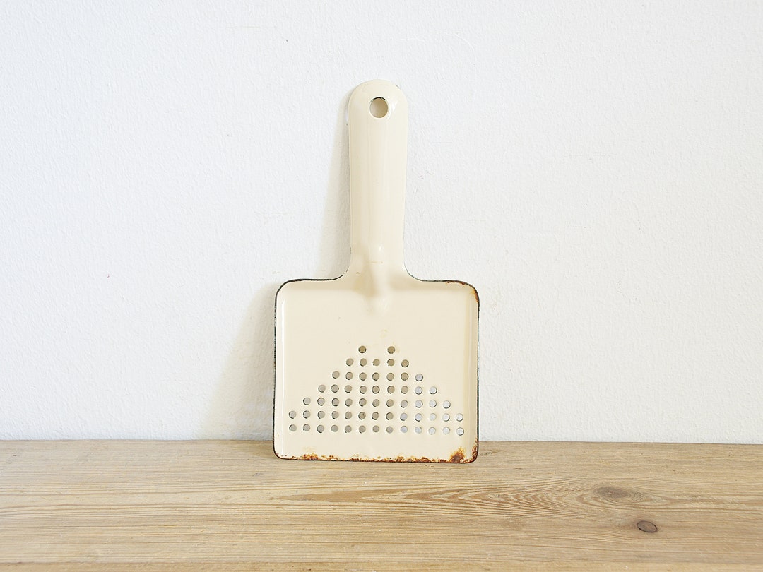 Vintage Scraper in Beige Enamel, Rustic Simple Enamelware for Cleaning ...