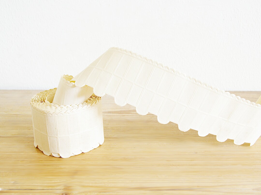 Vintage Cream Shelf Edging Trim Paper With Embossed Pattern Scalloped ...