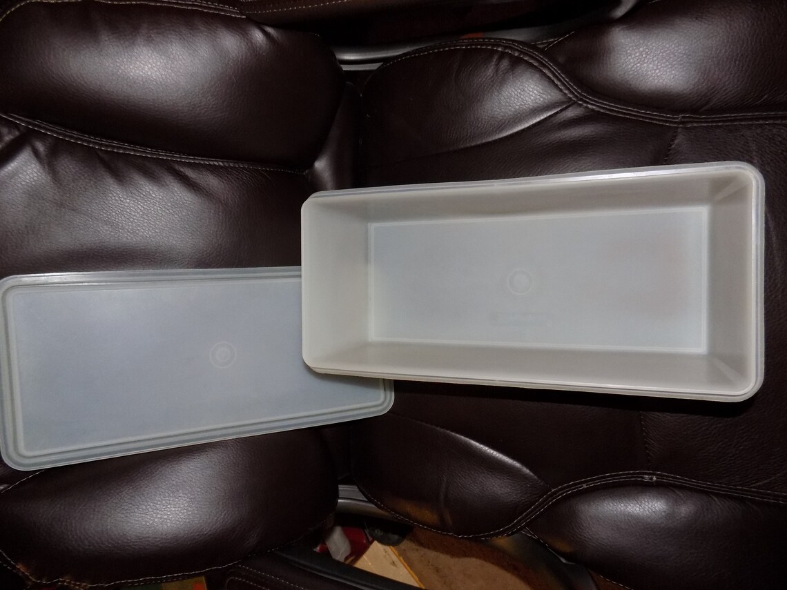 Vintage Tupperware Jumbo Bread Keeper 606-2 607-2 13 1/2 x 5 EUC - Etsy ...