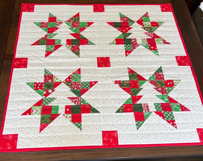 Quilted Christmas Table Topper - Etsy