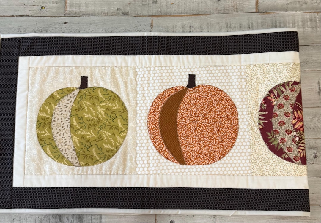 Quilted & Appliquéd Pumpkin Fall/thanksgiving Table Runner - Etsy