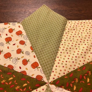 Quilted Fall/thanksgiving Table Topper - Etsy