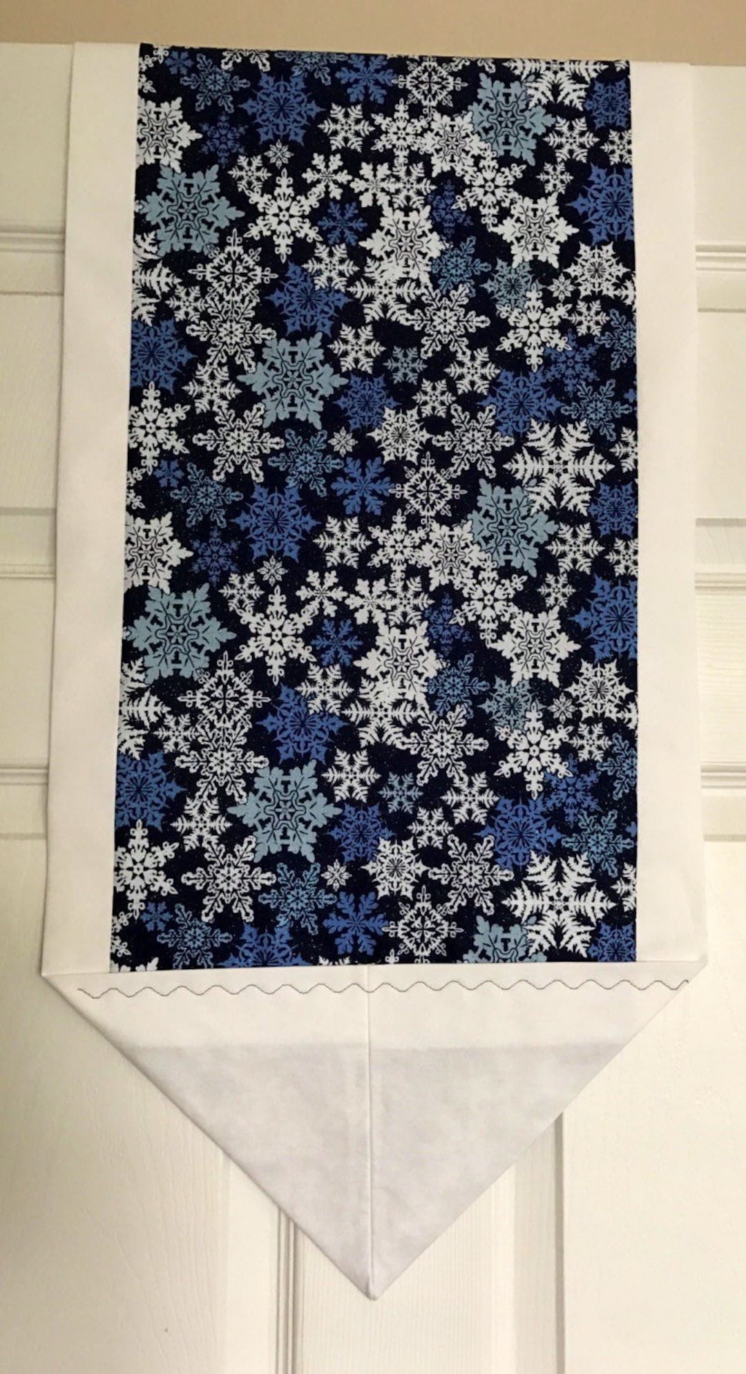 SALE-Snowflakes Table Runner Blue/white Trim - Etsy.de